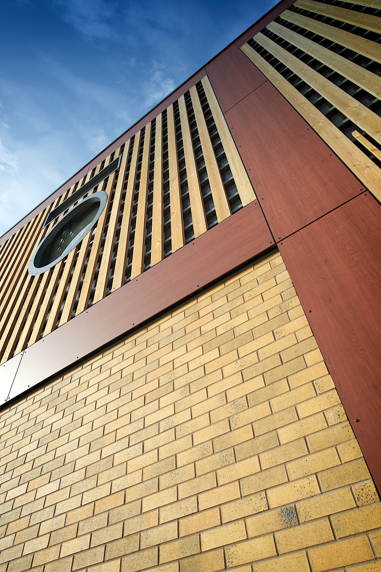 Sutcliffe Park Sports Centre, Eltham - A2O Cladding
